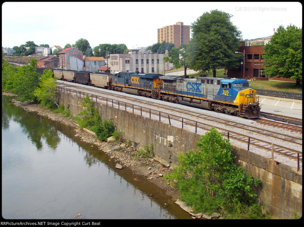CSX 335 and 813
